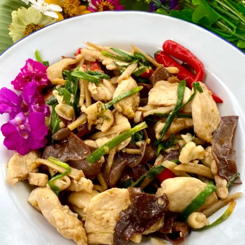 20-Minute Thai Ginger Chicken Recipe (Gai Pad King)