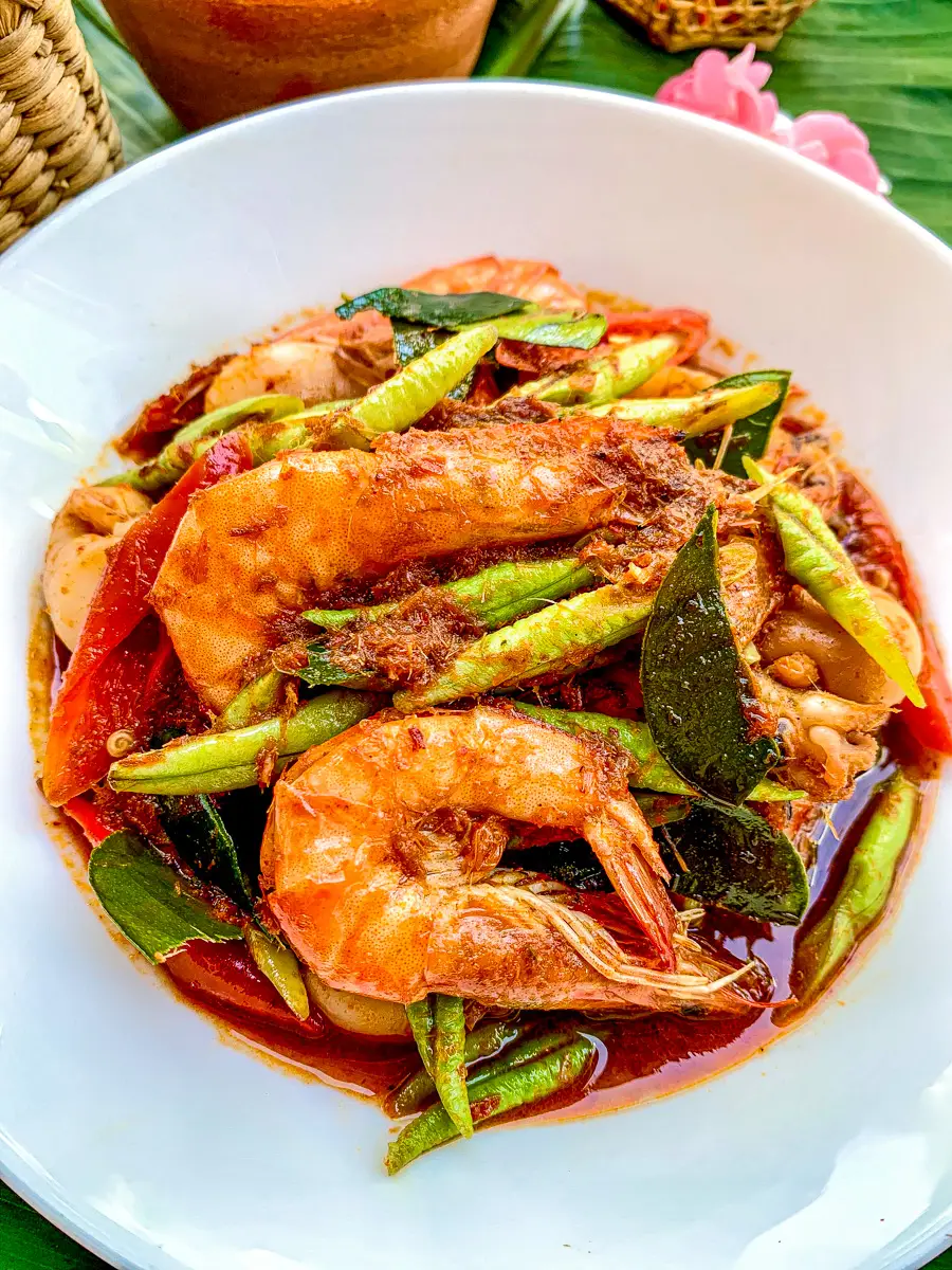 Pad Ped Talay Recipe (Thai Spicy Seafood Stir Fry)