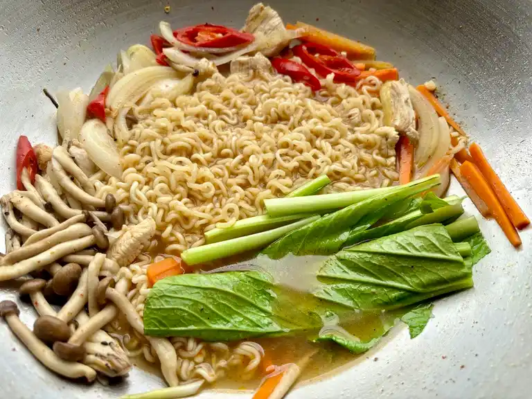 Healthy Spicy Chicken Ramen Soup Recipe