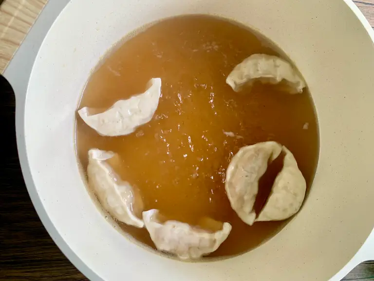 Easy Thai Wonton Soup Recipe